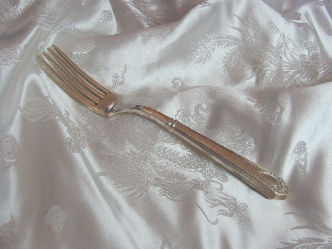 Rare Heraldic Pattern Hollow Handle Vintage Silver Plate Dinner Fork ...