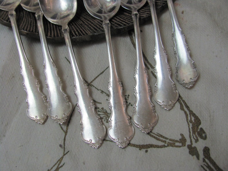 Dresden Rose Pattern // Set of 7 or 8 Silver Plate Teaspoons | Etsy