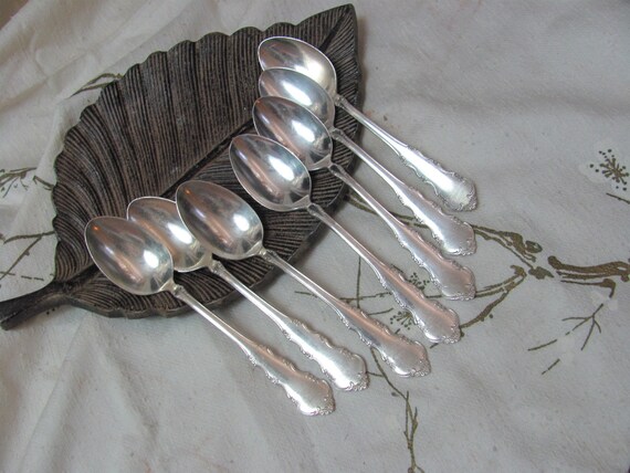 Dresden Rose Pattern // Set of 7 or 8 Silver Plate Teaspoons | Etsy