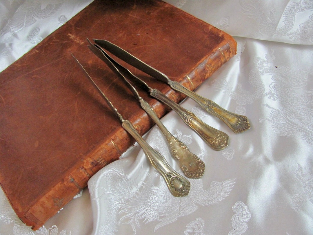 4 Beautiful Silver Plate Twisted Master Butter Knives Ornate Fancy Rare ...