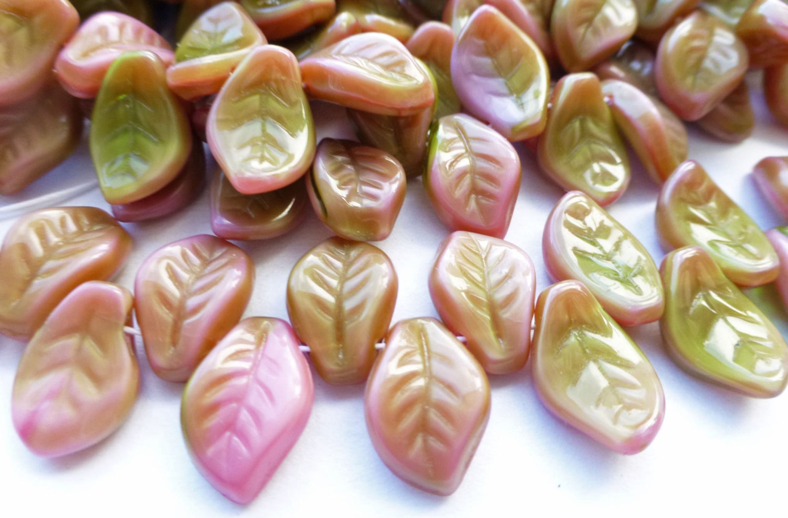 50 Czech Glass Leaf Beads in Opaque Rose Olive Bi Color Size - Etsy