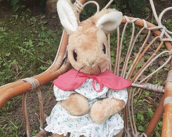 Toys & Games Bunny Rabbits Vintage 80s/90s Stuffed Easter Bunny in ...