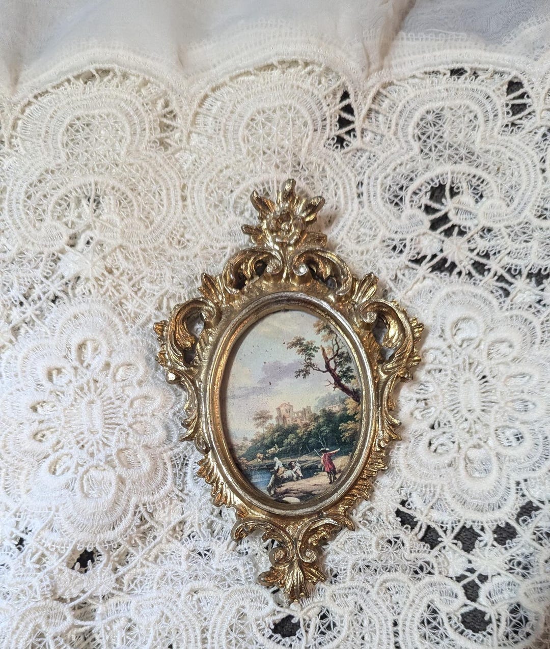 FREE SHIPPING Vtg Shiny Gold Syroco Style Victorian Designs Framed ...