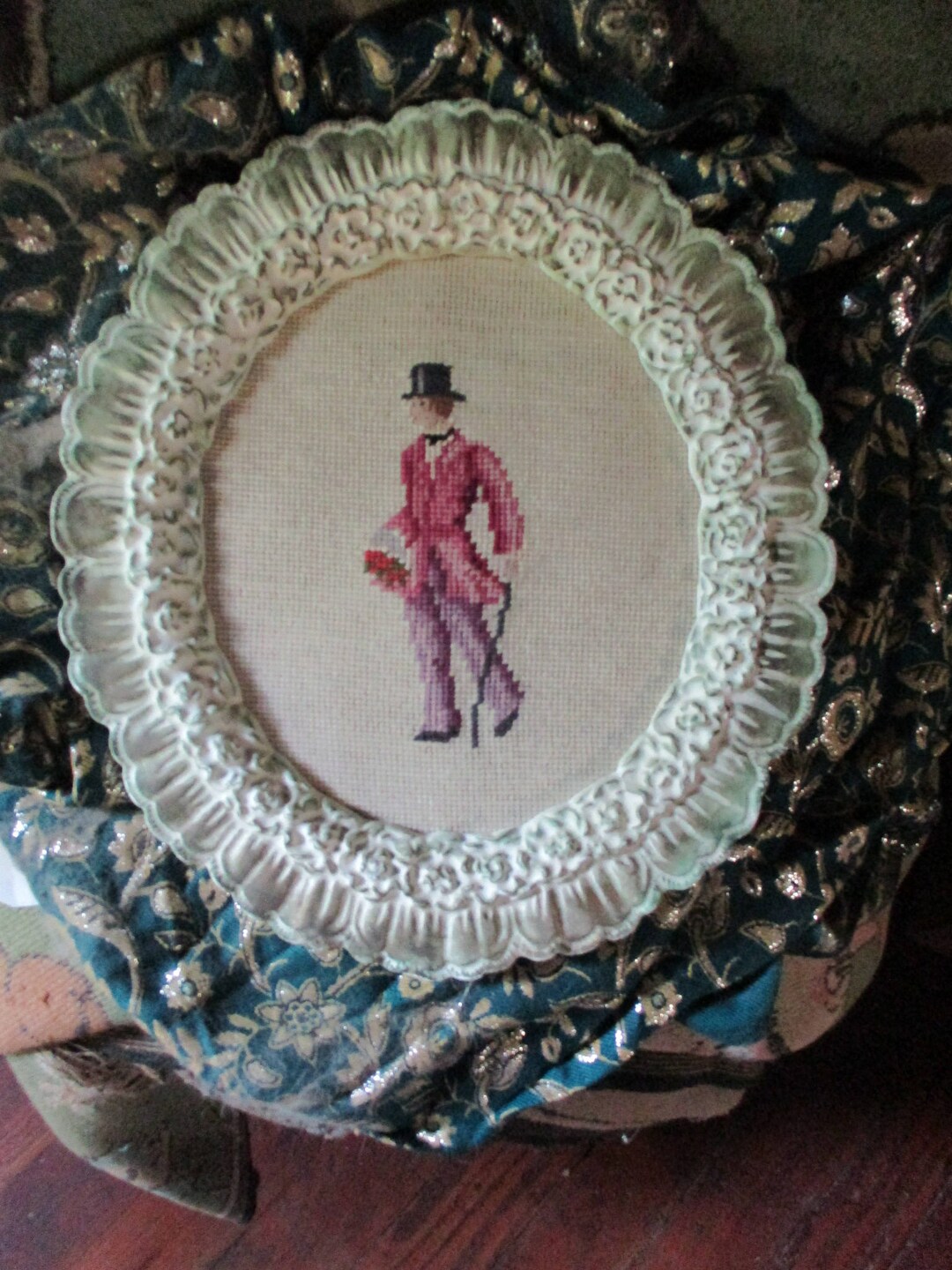 REDUCED FREE SHIP Vtg Shabby Cream Gold Flashed Framed Victorian Top ...