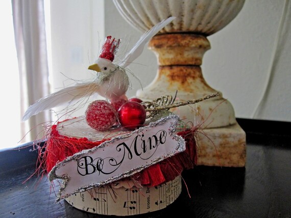 Items similar to Romantic White Dove on Vintage Paper Covered Box on Etsy