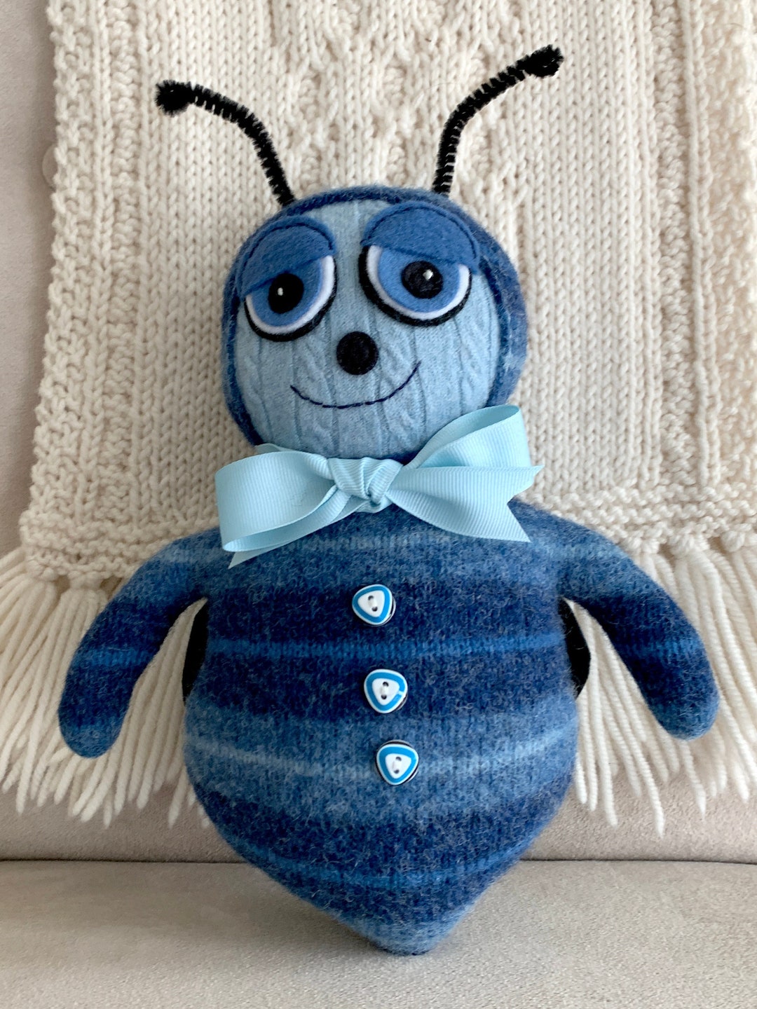 Blue Sweet-bee Snuggle Button - Etsy