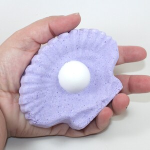 Pearl in Seashell Bath Bomb Bath Fizzie, Bath Fizzy, Sea Shell, Party ...