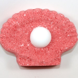 Pearl in Seashell Bath Bomb Bath Fizzie, Bath Fizzy, Sea Shell, Party ...
