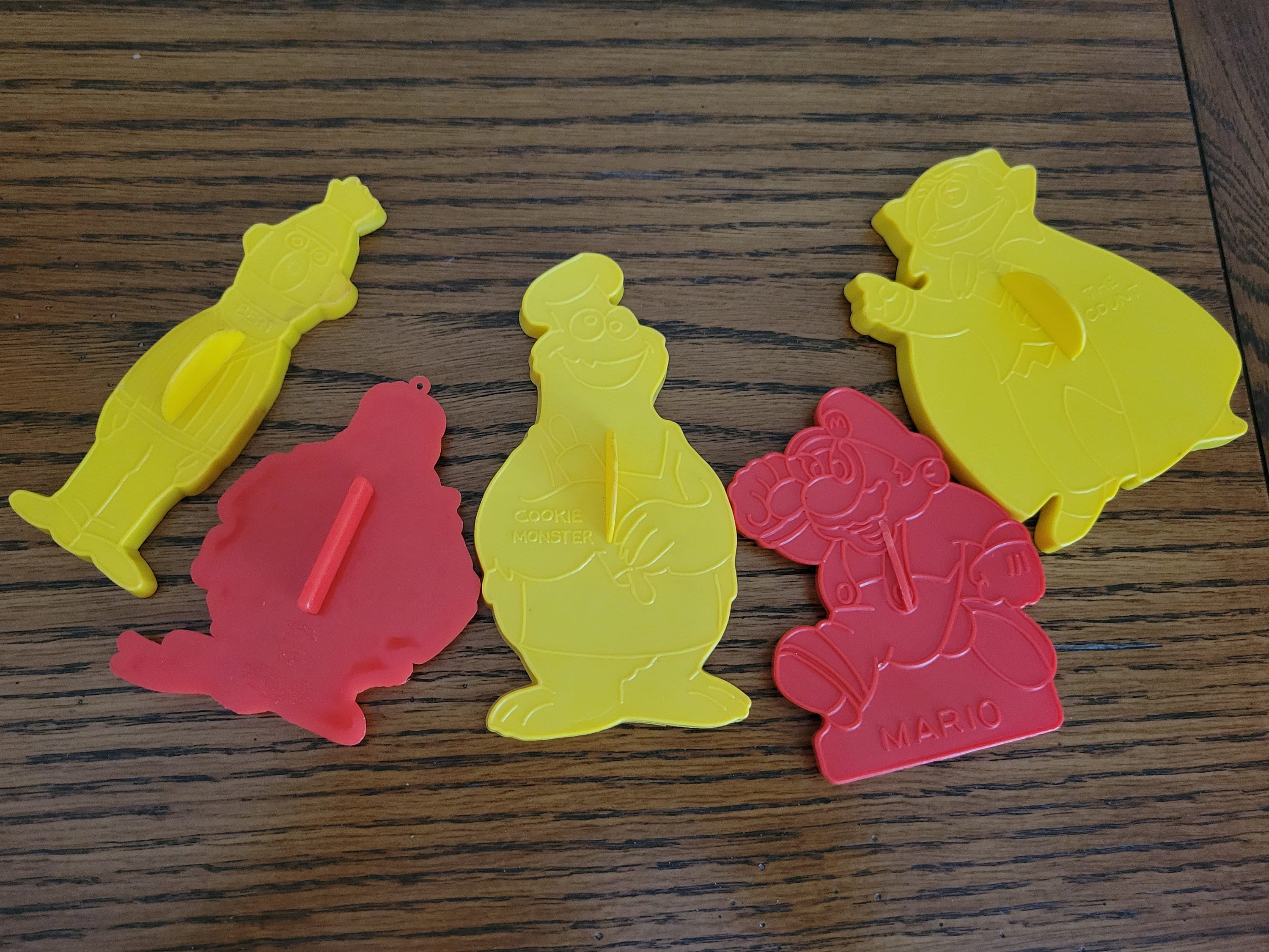 Vintage Lot of 5 Colorful Plastic Cookie Cutters / Muppets - Etsy.de