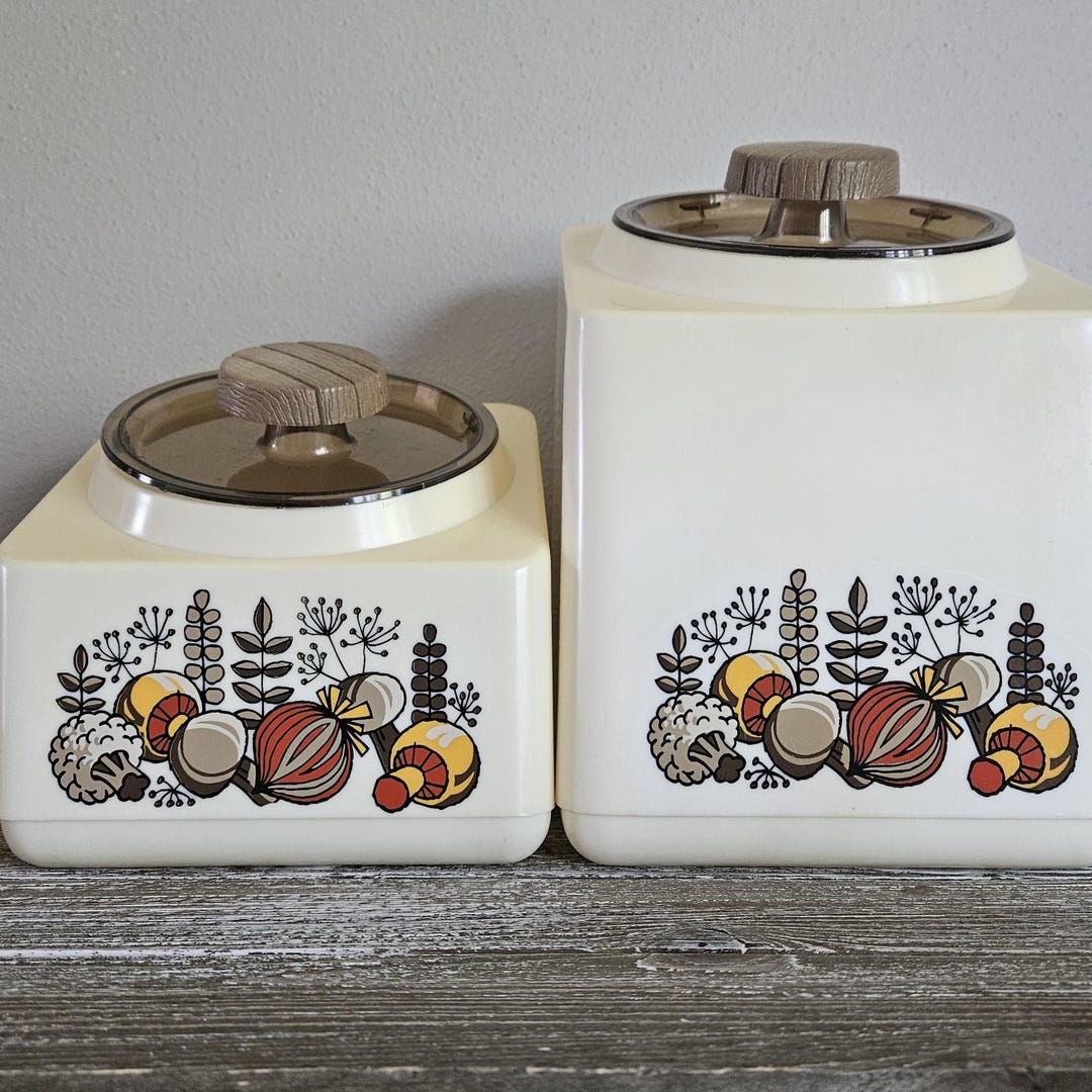 Vintage Rubbermaid Canister Set: 1970s Herb Graphics, Acrylic Lids - Etsy