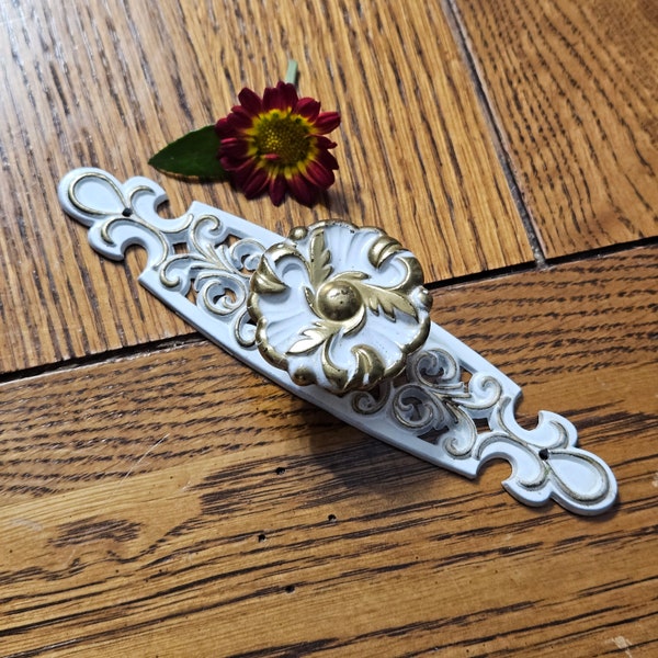Vintage Backplate Drawer Pulls - Etsy