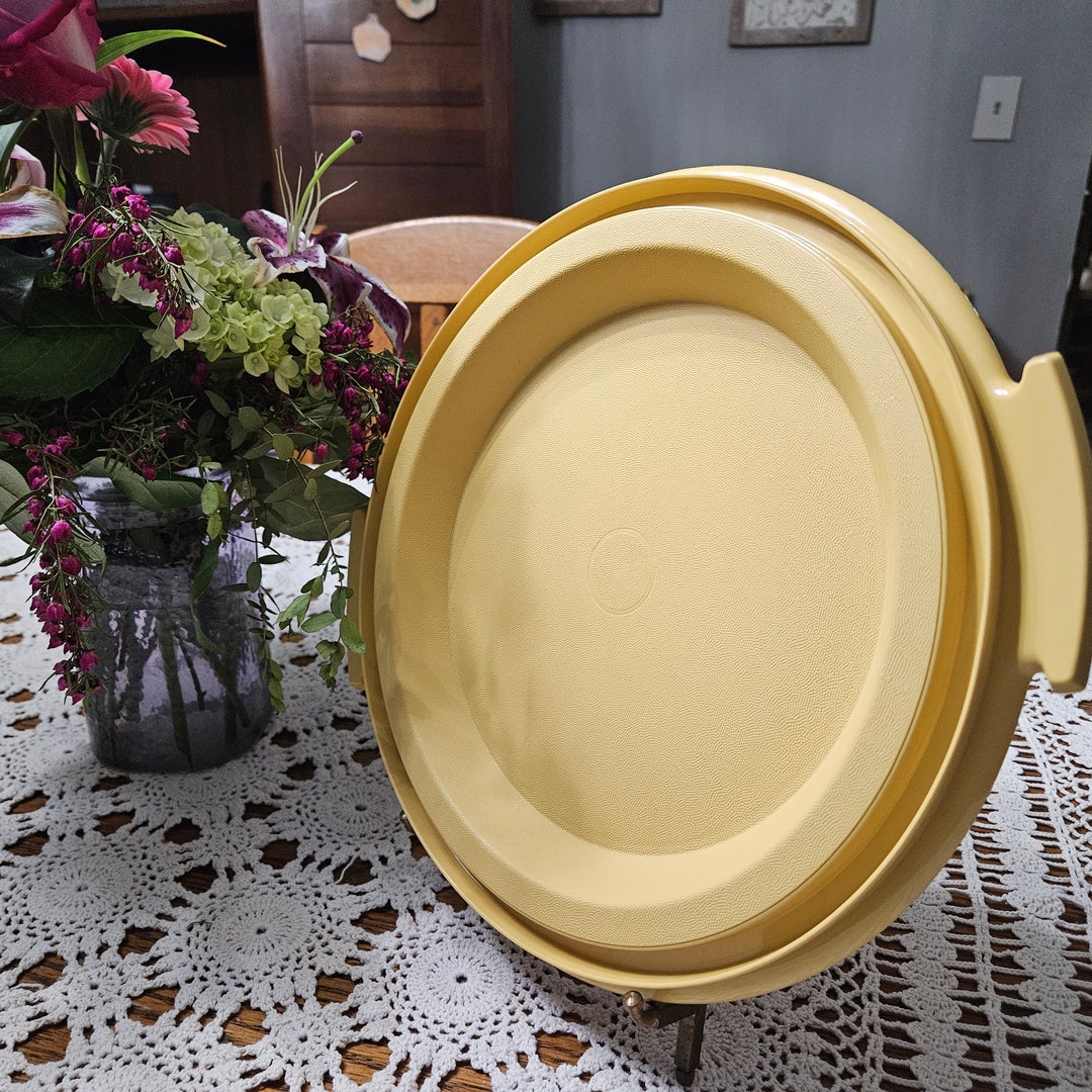 Vintage Tupperware Pie Taker Base: Harvest Gold Replacement #719-2 - Etsy
