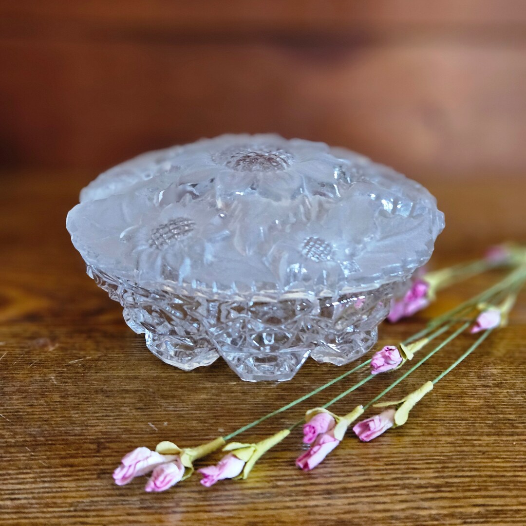 Stunning Vintage Irice Crystal Trinket Box With Frosted & Embossed Lid ...