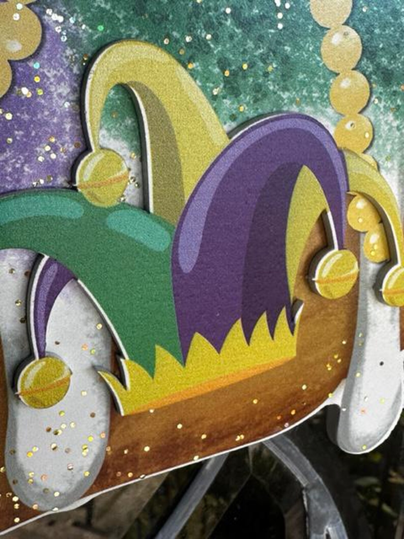 Mardi Gras King Cake Wreath, Glitter Glazed Cake With Jester Hat, Mask ...