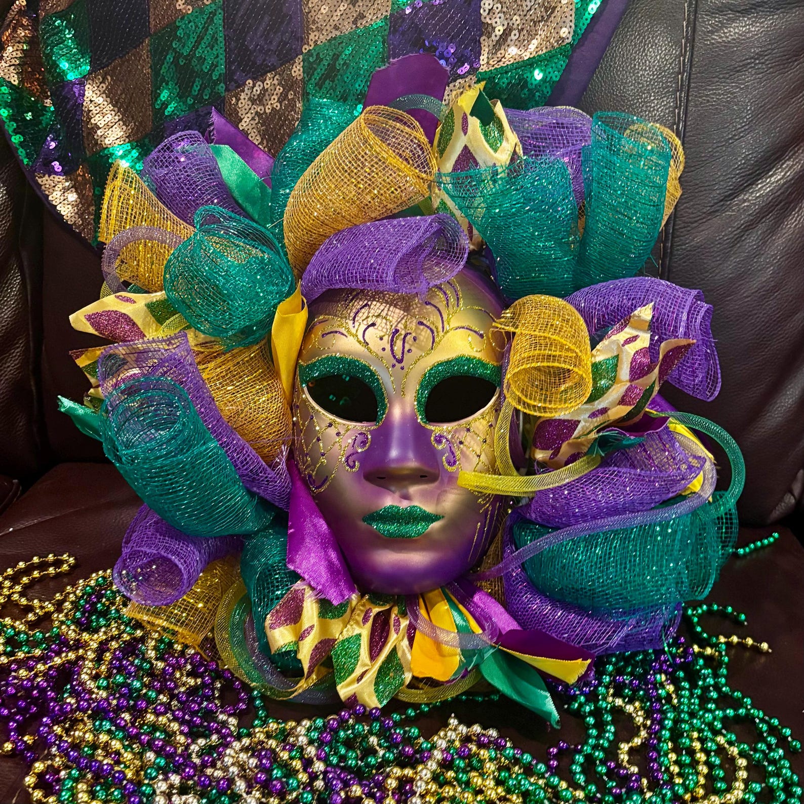 Mardi Gras Jester Mask Wreath, New Orleans Hand-painted Full Face Mask ...