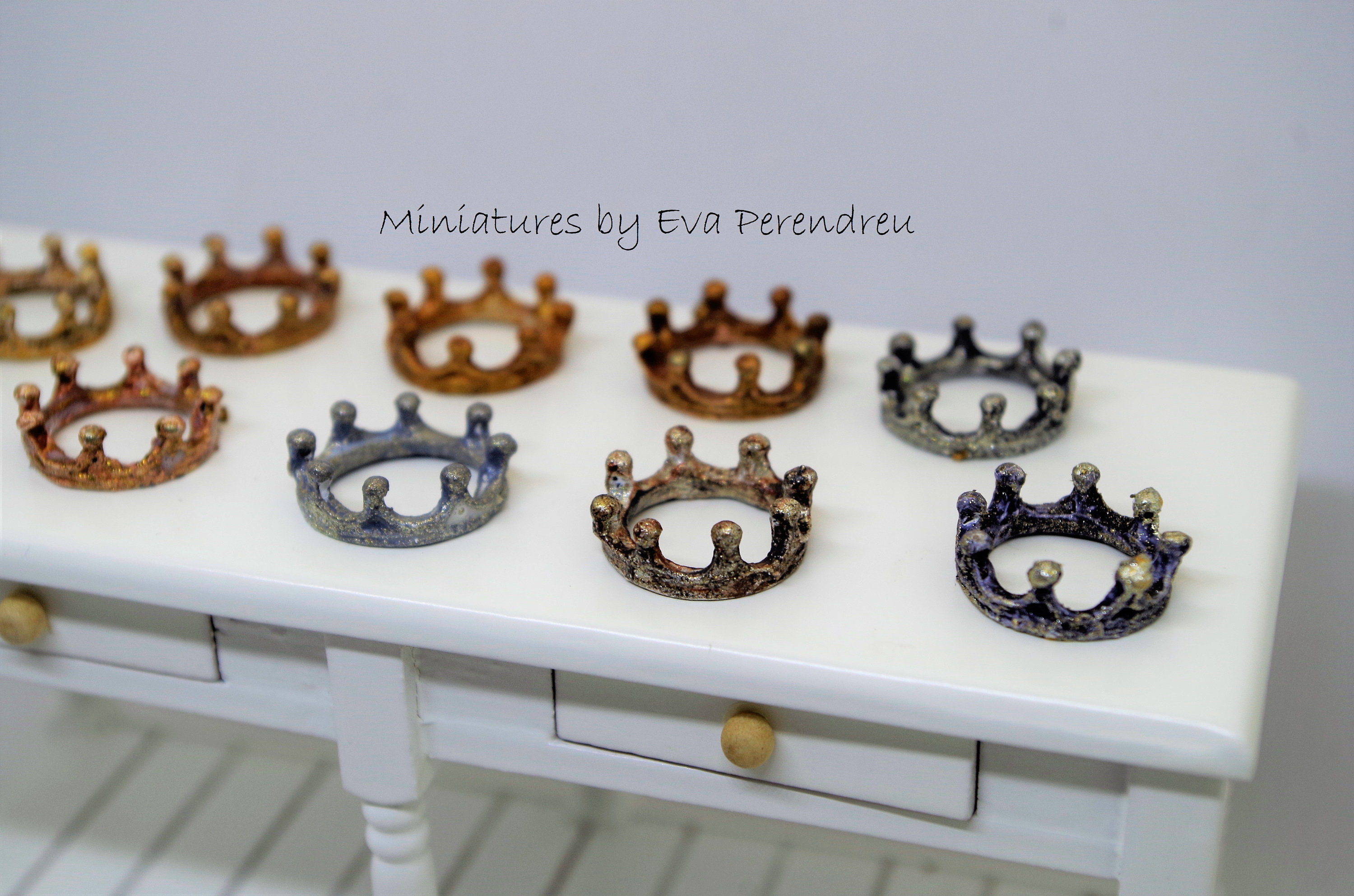 Miniature Crown dollhouse 1 inch 1/12 scale | Etsy