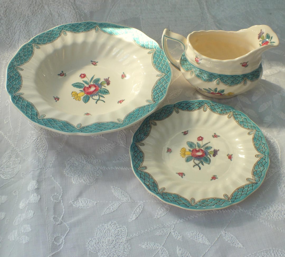 Royal Doulton Lowestoft Bouquet Mixed Lot Cream Pitcher Salad/soup Bowl ...