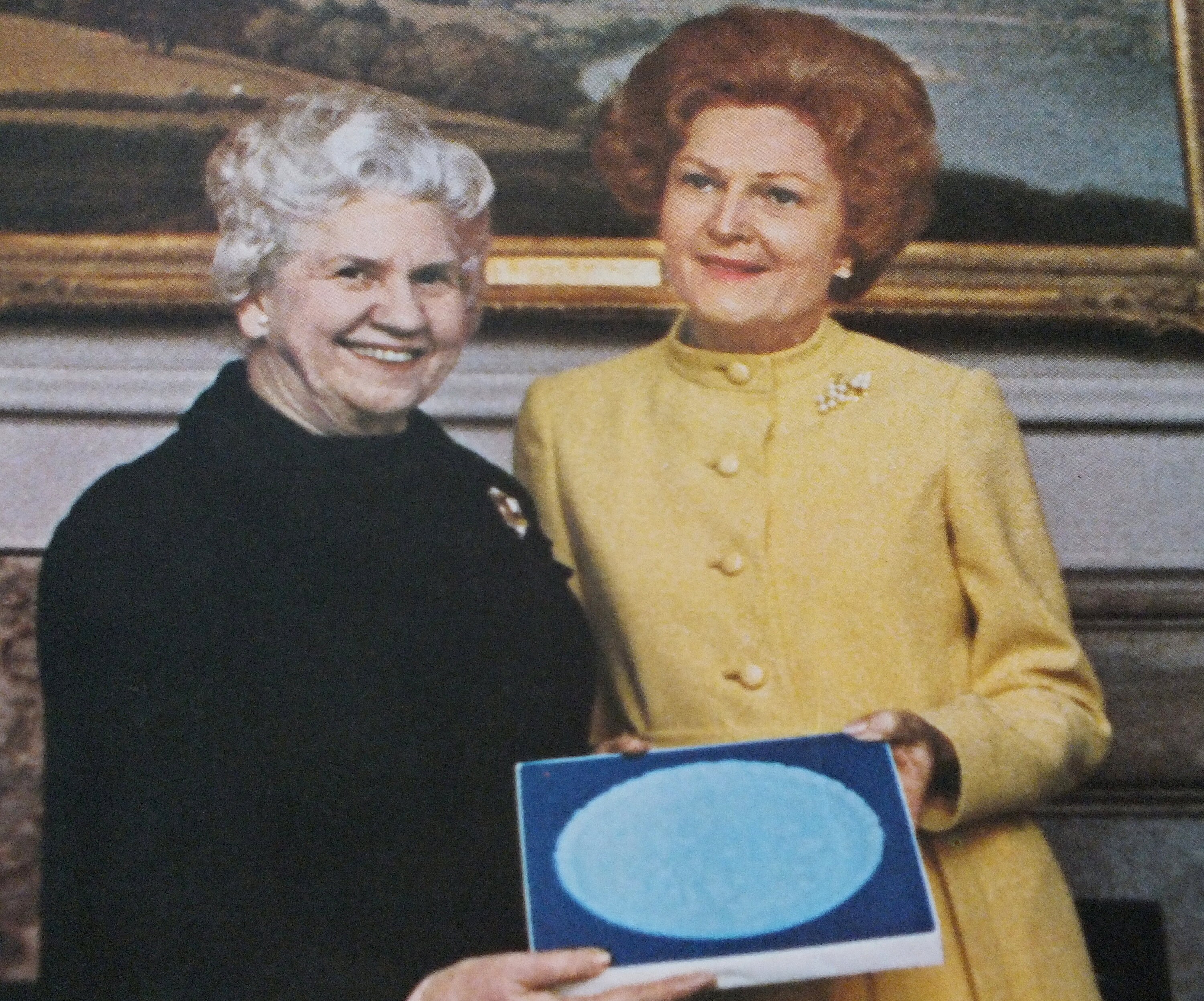 Vintage Fenton Milk Glass Plates Portrait of Liberty Set of - Etsy