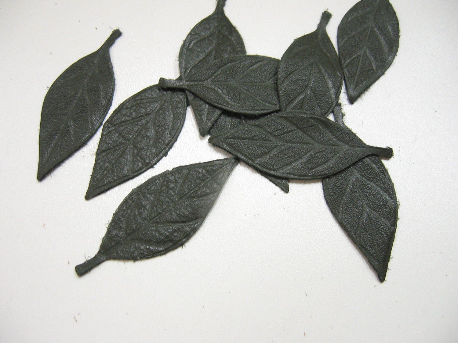 Leather Die Cut Leaf Shapes With Veins In Various Colors 12 Pieces Etsy