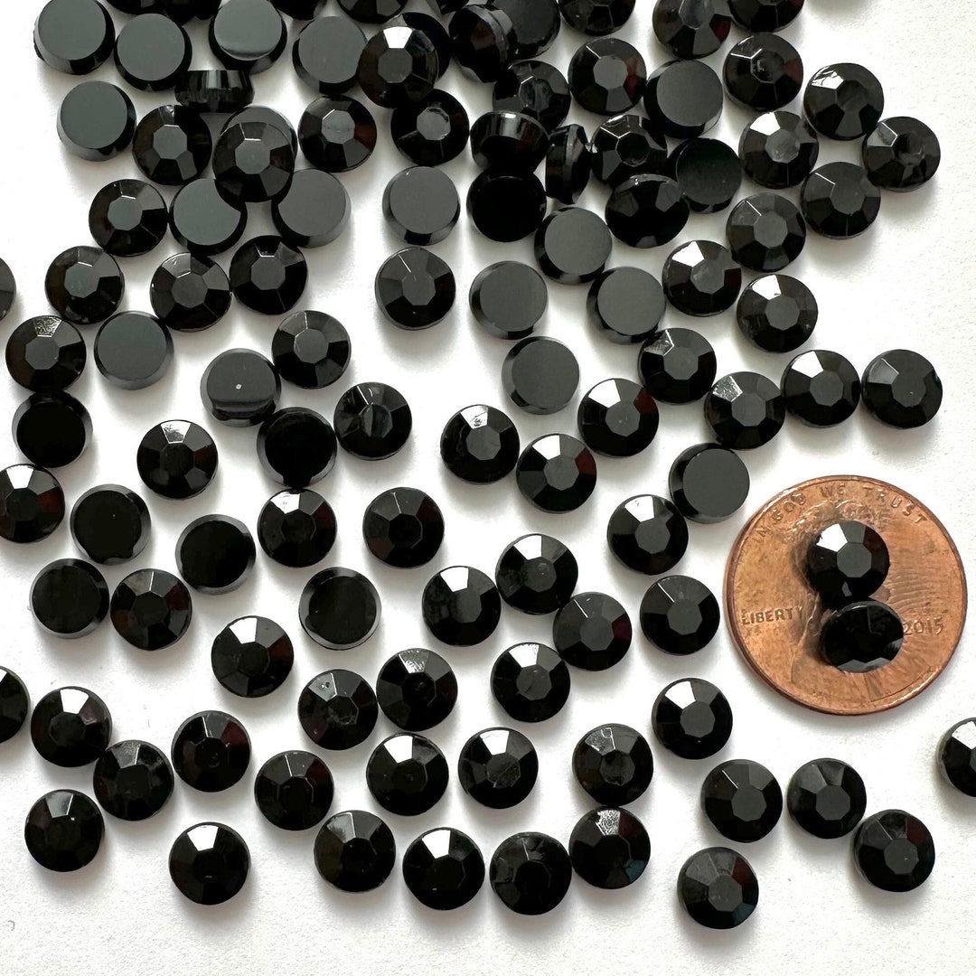 Vintage Black Glass Flatback Stones / Cabochons 6.5mm - 6.25mm Round ...