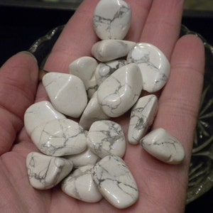 Howlite - Etsy