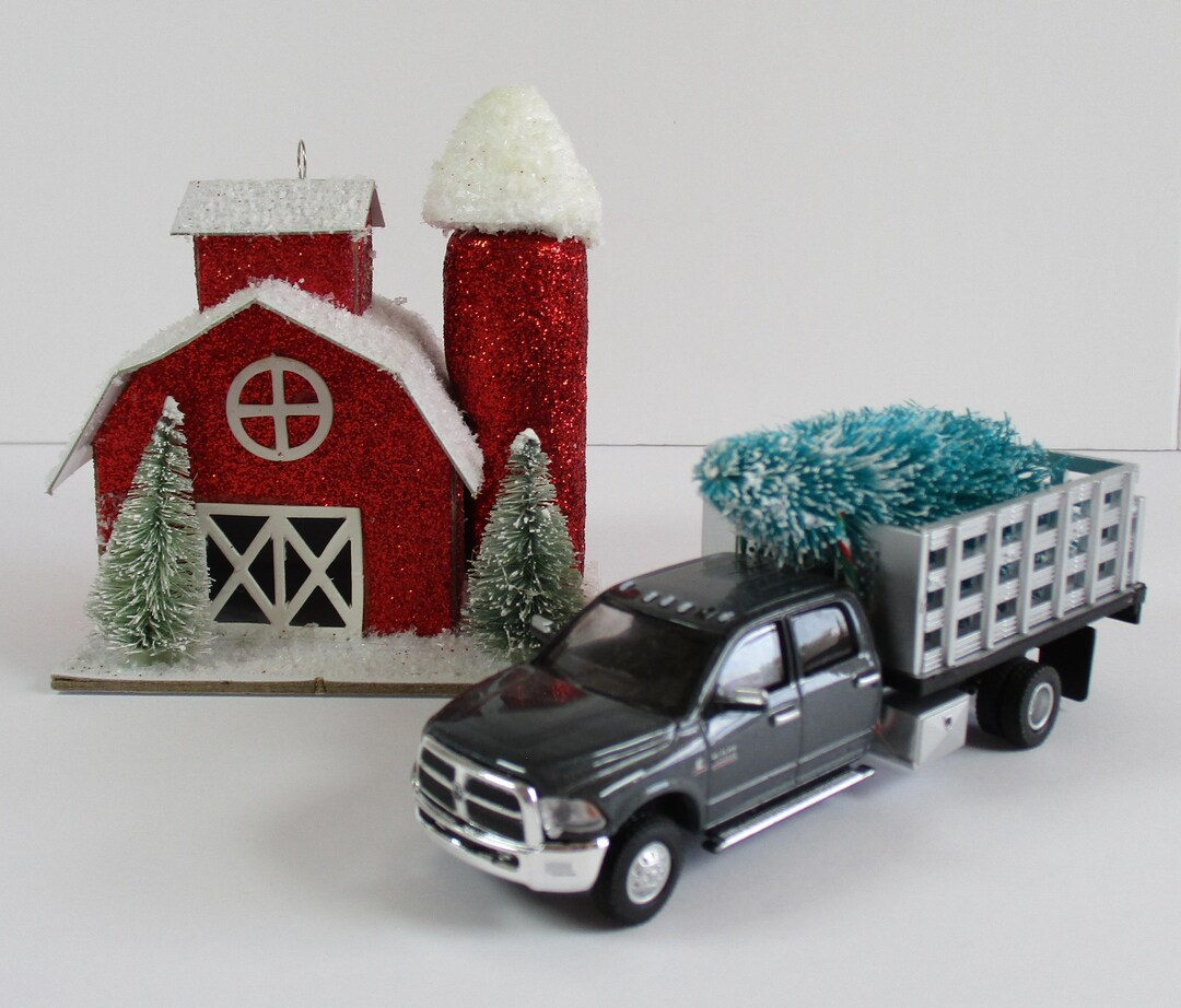 2018 DODGE RAM 3500 STAKE Truck With Christmas Tree, Gray, Christmas ...