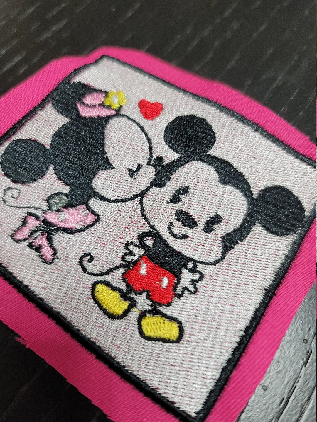 MICKEY MOUSE KISS Quill Embroidery Design in 4x4 Download for Different ...