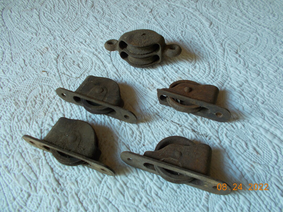 5 Small Vintage Pulleys - Etsy