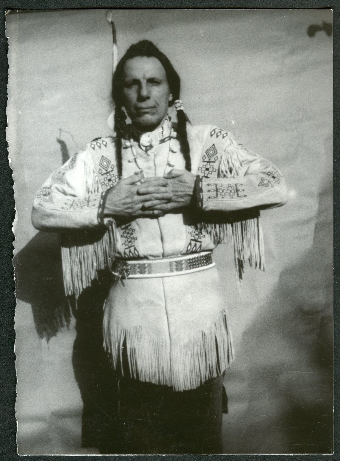 Native American Actor IRON EYES CODY Hand Sign Language in 1950s Photo ...