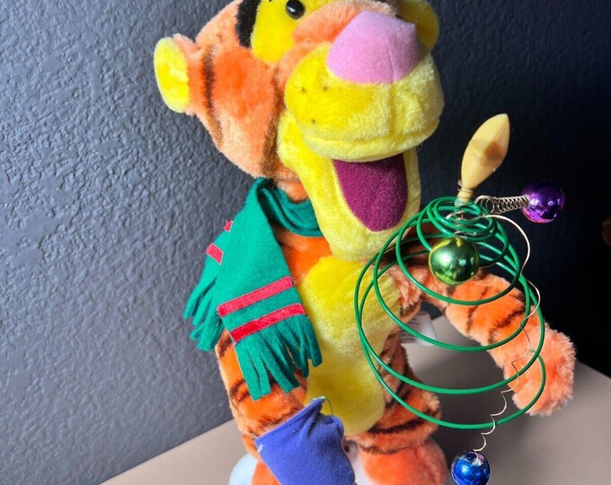 Vintage Telco Winnie the Pooh Tigger Motionette Christmas Tree Animated ...