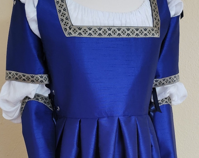 Sapphire Side Lacing Renaissance Dress With Sleeves 40/34 - Etsy