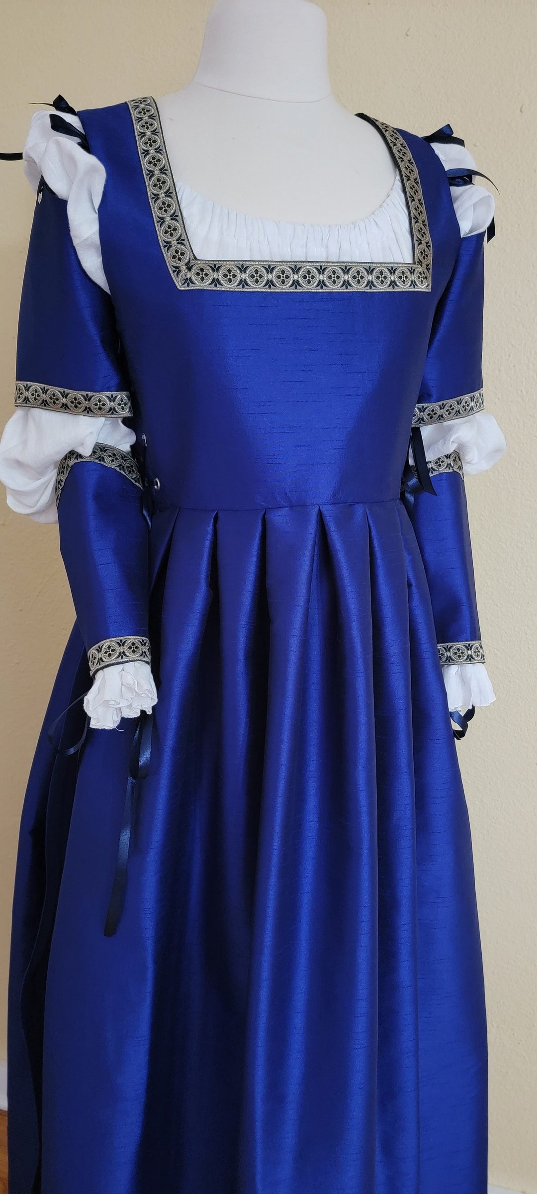 Sapphire Side Lacing Renaissance Dress With Sleeves 40/34 - Etsy