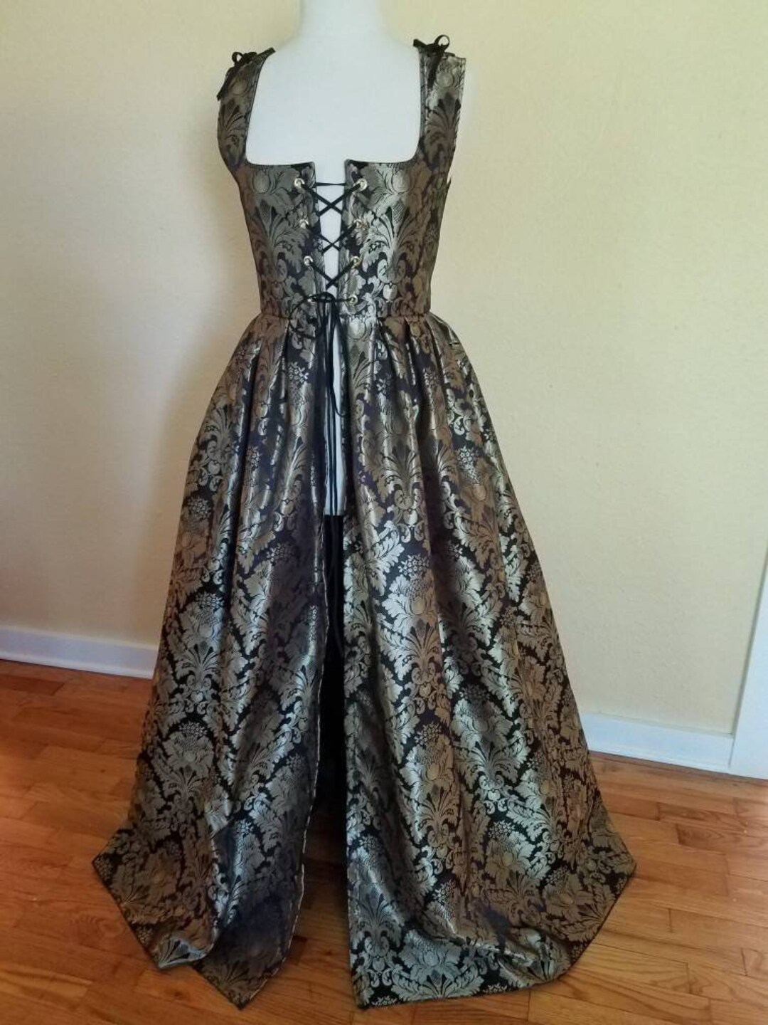 Black and Gold Brocade Renaissance Dress - Etsy