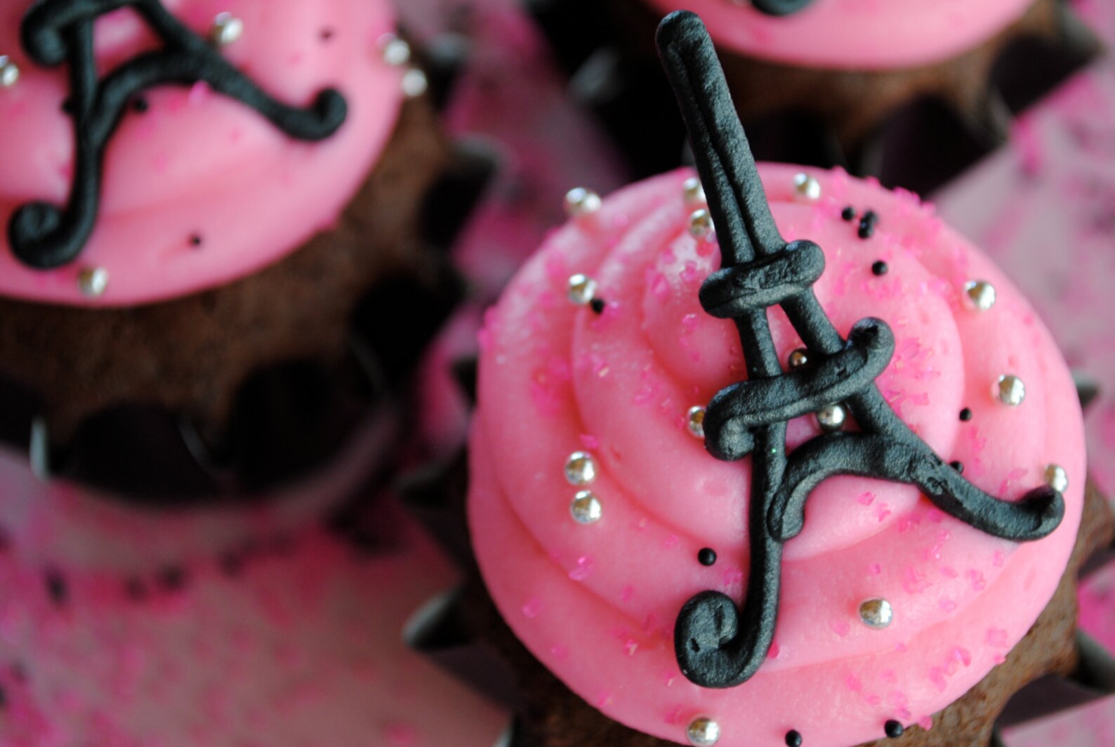 Royal Icing Eiffel Tower Cupcake Toppers Paris Party Royal Icing 12 - Etsy