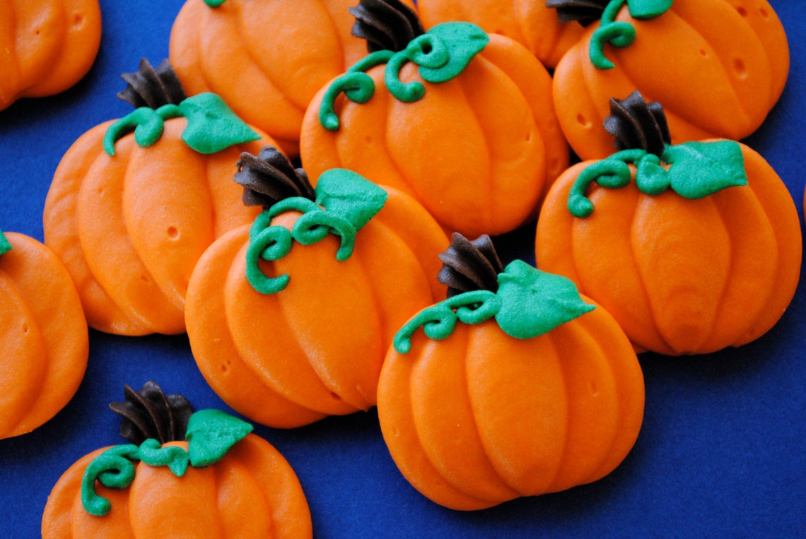 Royal Icing Pumpkins Cupcake Topper Handmade to Order 12 - Etsy