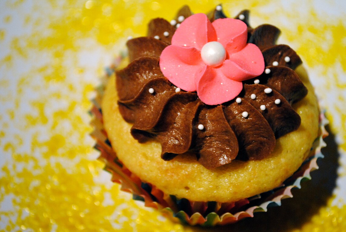 Royal Icing Flower Cupcake Toppers Rainbow Mix W/ White Sugar - Etsy