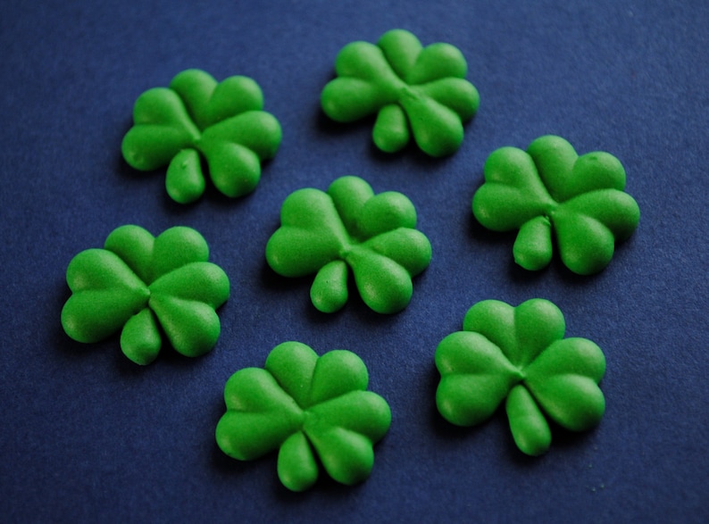 Edible Shamrocks- Cake Pop Decorations - Mini Royal Icing Cake/ Truffle ...