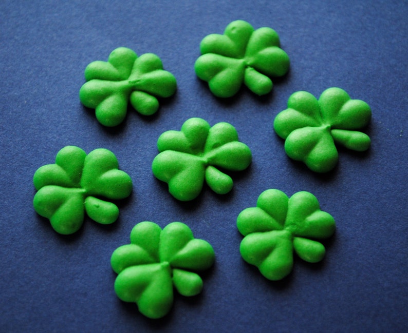 Edible Shamrocks- Cake Pop Decorations - Mini Royal Icing Cake/ Truffle ...