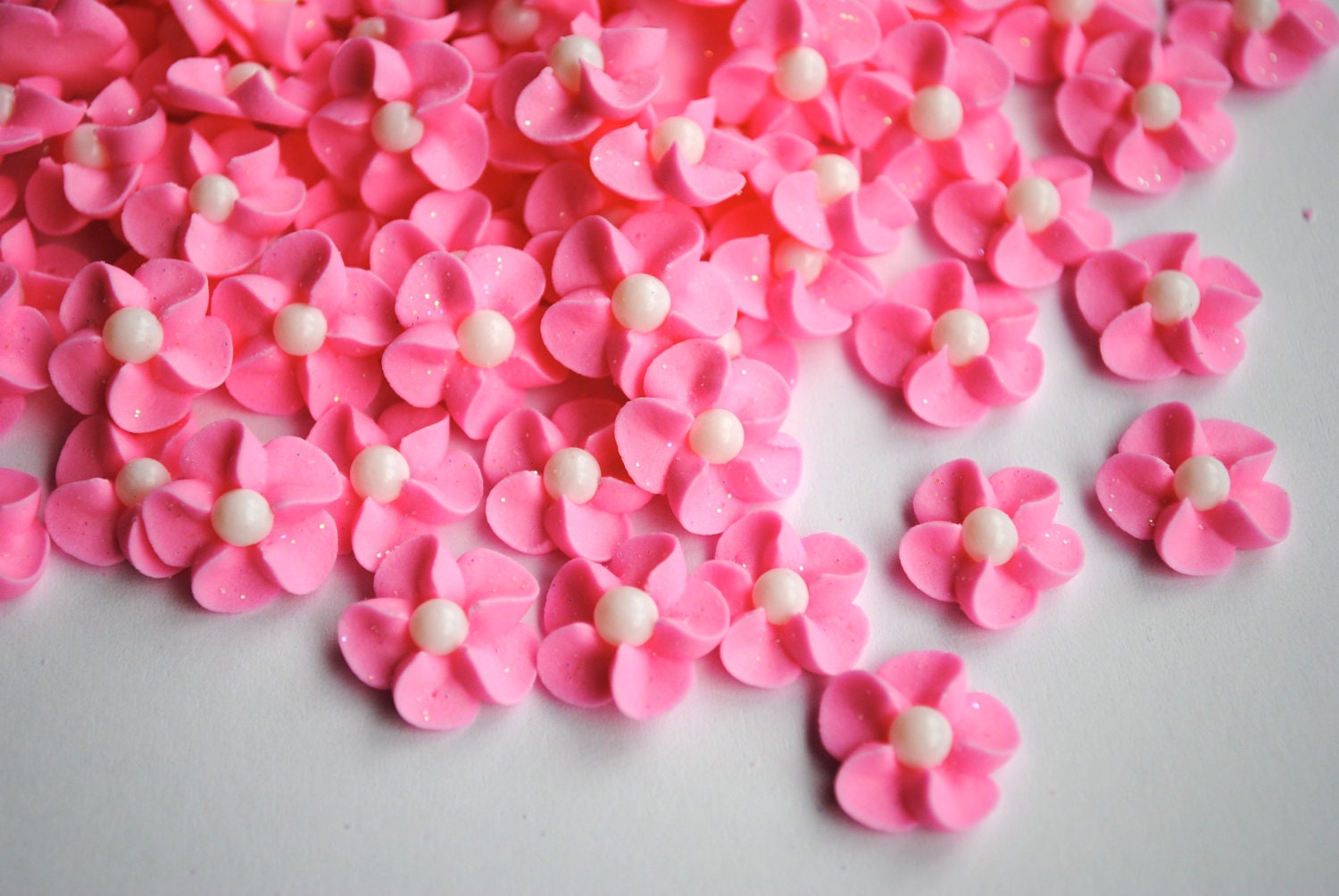 Pink Royal Icing Flowers With Sparkles and White Matte Sugar - Etsy