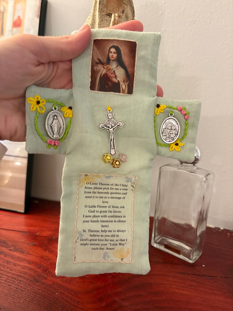 St. Thérèse Pocket Shrine: Handmade Catholic Prayer Aid With Floral ...