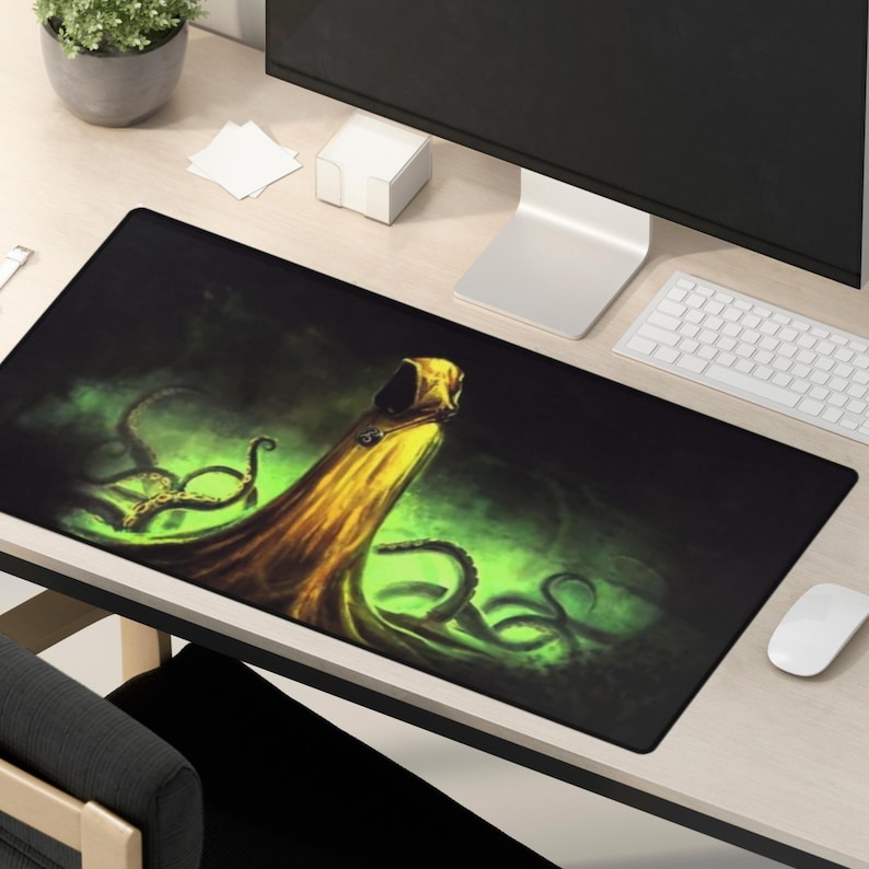 King in Yellow Magic the Gathering Playmat | XL Lovecraft MTG Desk Mat ...