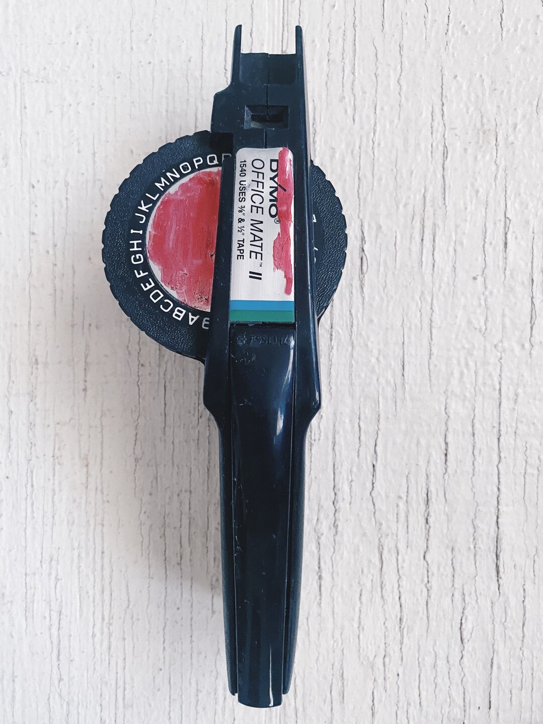 Vintage Dymo Office Mate II Labeler Loading and Operating With Tape ...