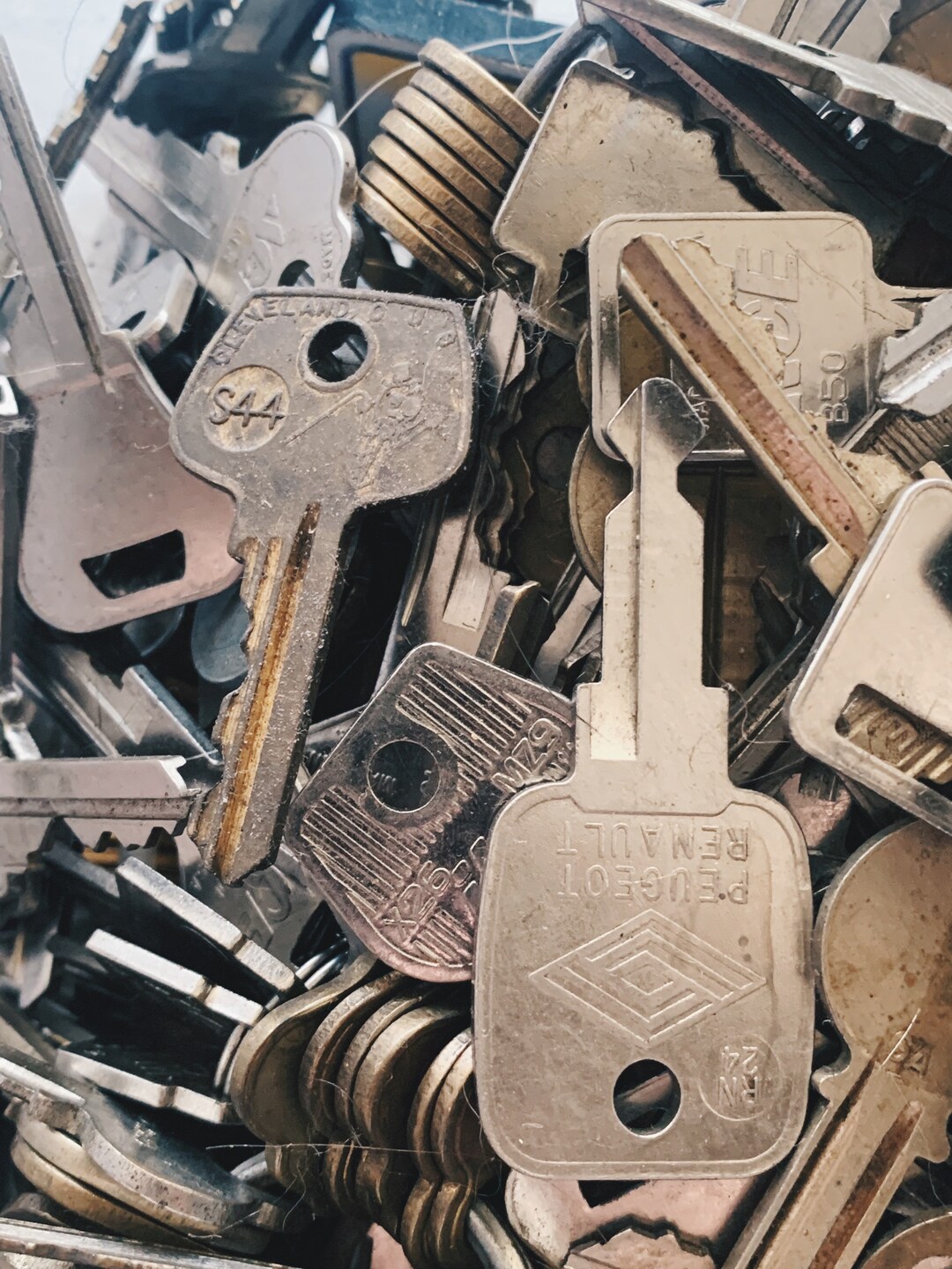 Vintage Keys (100) Silver Keys, Truck Keys, Safe Keys, Trunk Keys ...