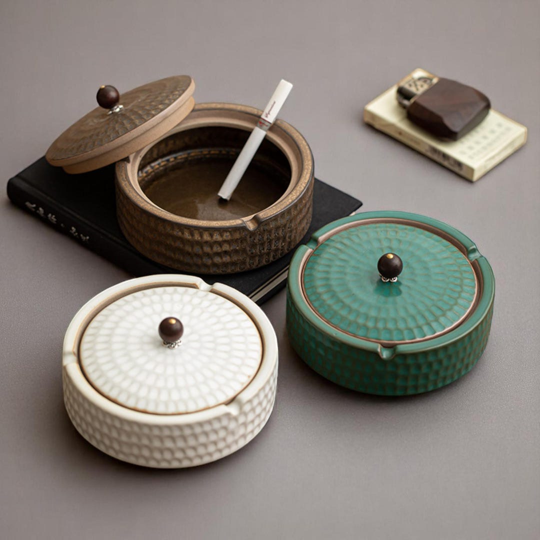 Handcrafted Ceramic Ashtray With Lid – Large Retro Ash Tray for Home ...