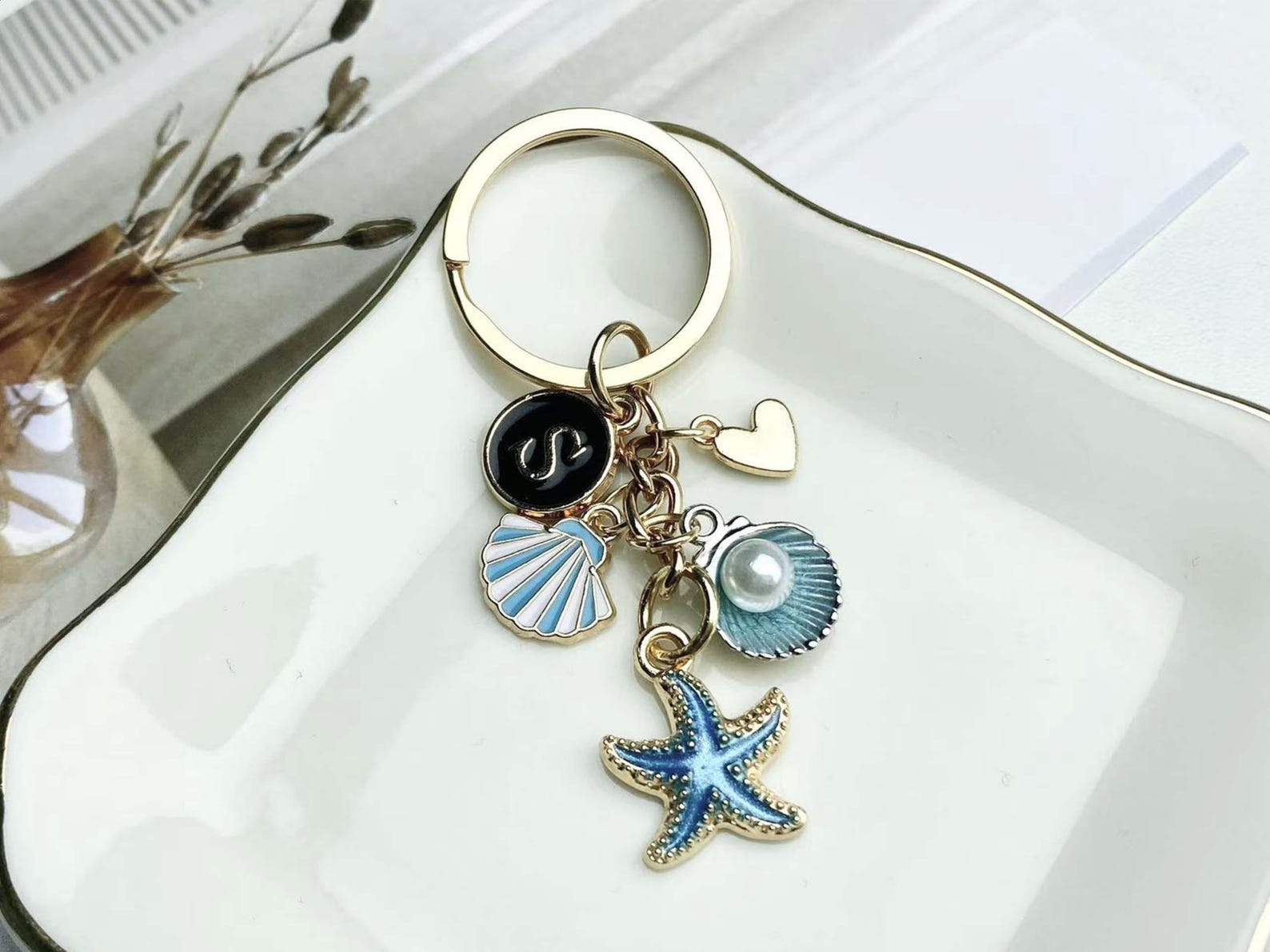 Personalized Seashell Keychain, Custom Initial Seashell Keychain With ...