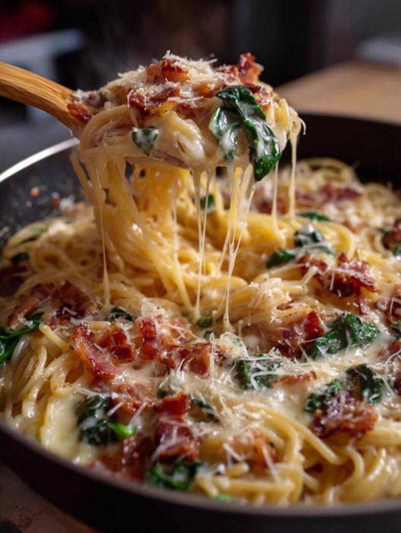 EASY RECIPE for Creamy Garlic Parmesan Pasta With Bacon & Spinach (PDF ...