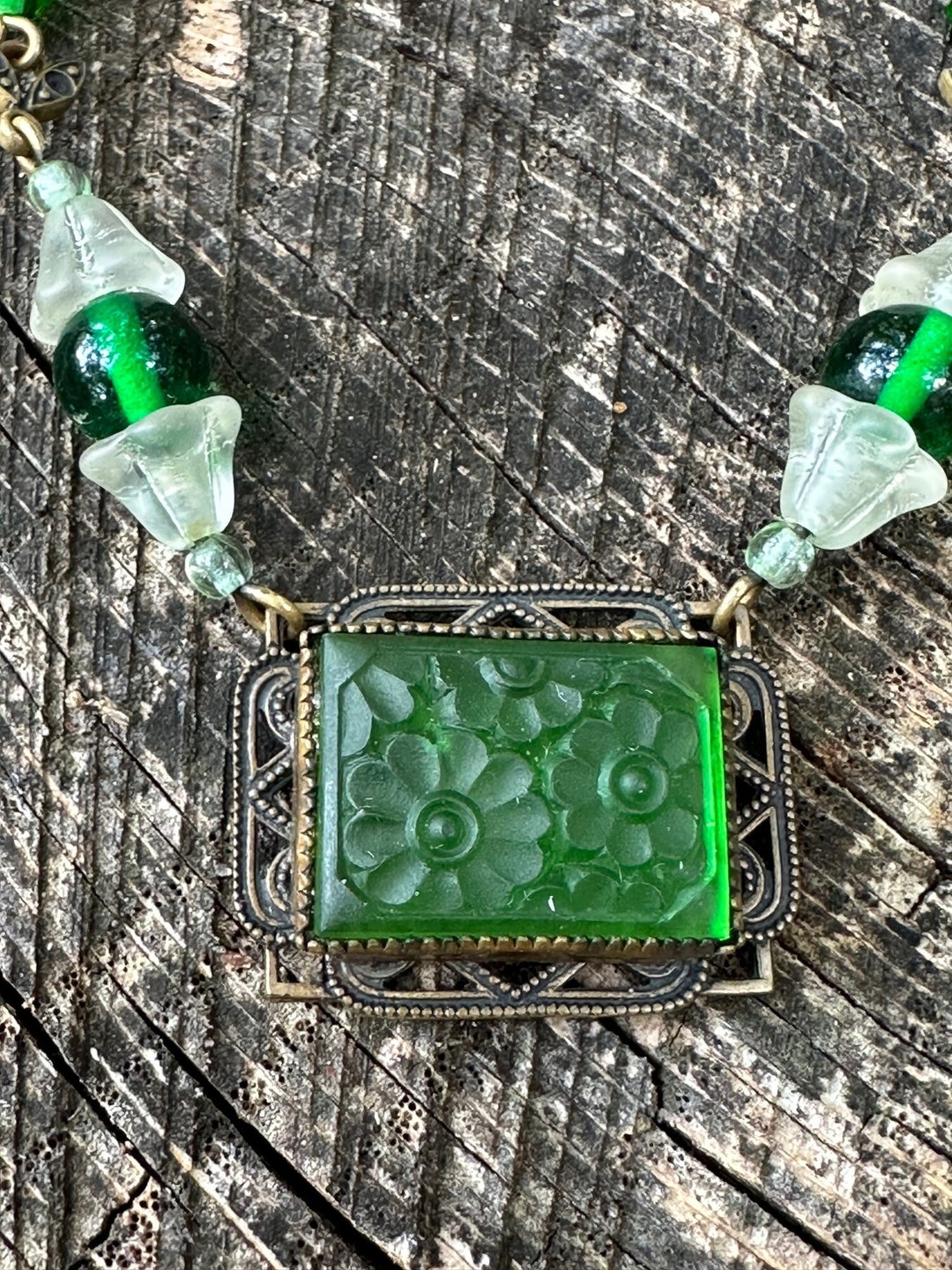1930s Green Floral Intaglio Glass Necklace - Etsy