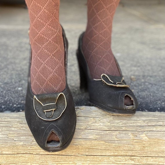 1940s Black Suede Peep Toe Heels Gem