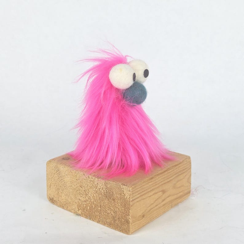 FUZZINGER: A Fuzzy Finger Puppet by All Hands Productions! (HOT PINK ...
