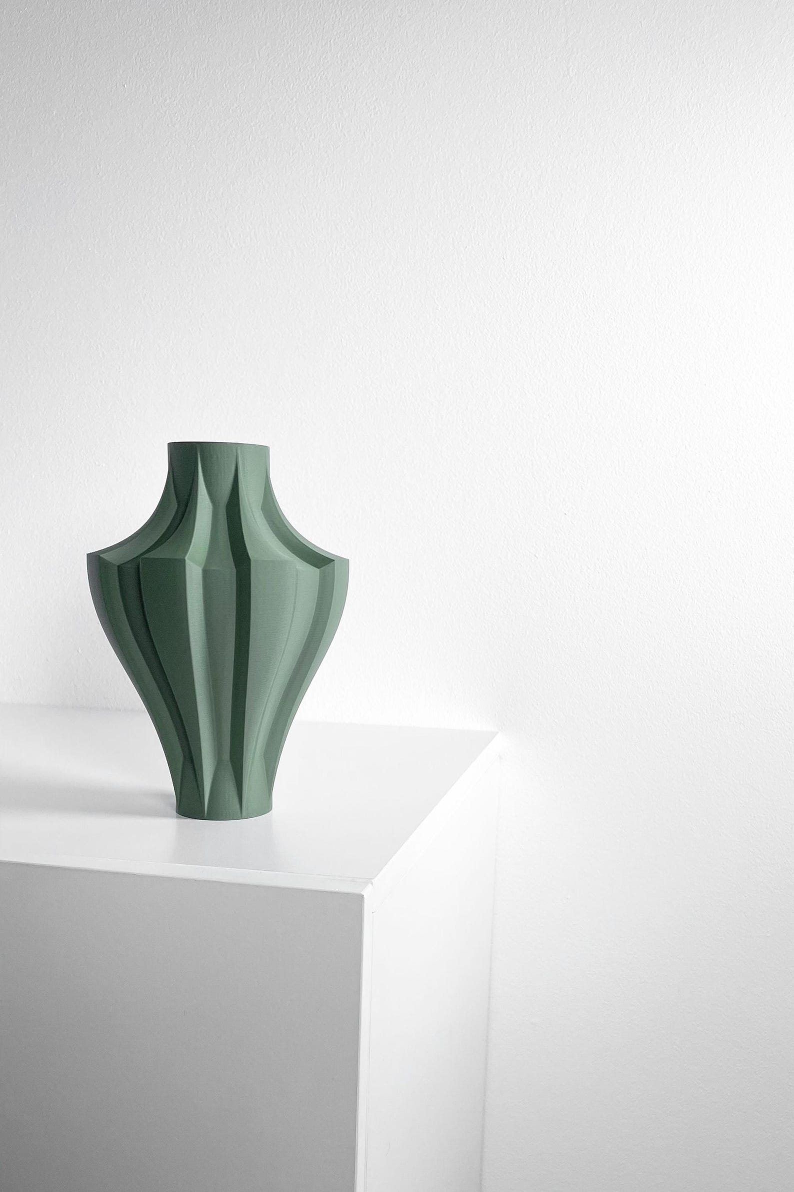 Nordic Minimalist Style Vase, Modern Flower Holder, Stylish Tabletop ...